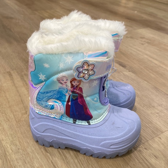 Disney | Shoes | New Girls Light Up Frozen Snow Boots | Poshmark